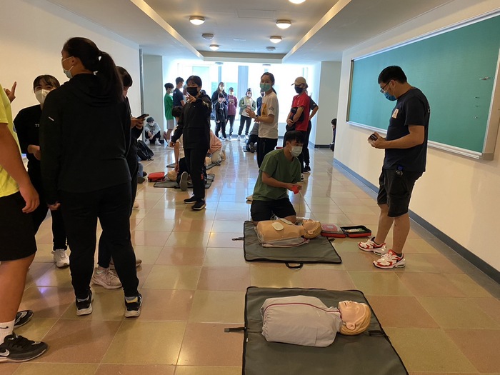 【分區學務組-健康中心】111學年度CPR暨AED急救訓練活動紀錄