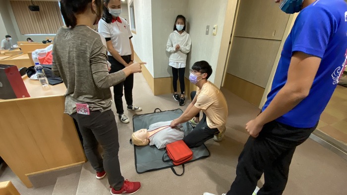 【分區學務組-健康中心】111學年度CPR暨AED急救訓練活動紀錄
